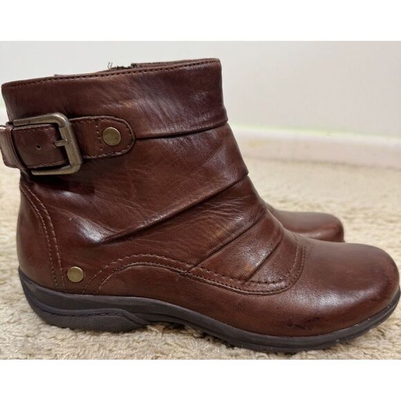 Clarks | Shoes | Clarks Christine Club Soft Brown Leather Side Zip ...